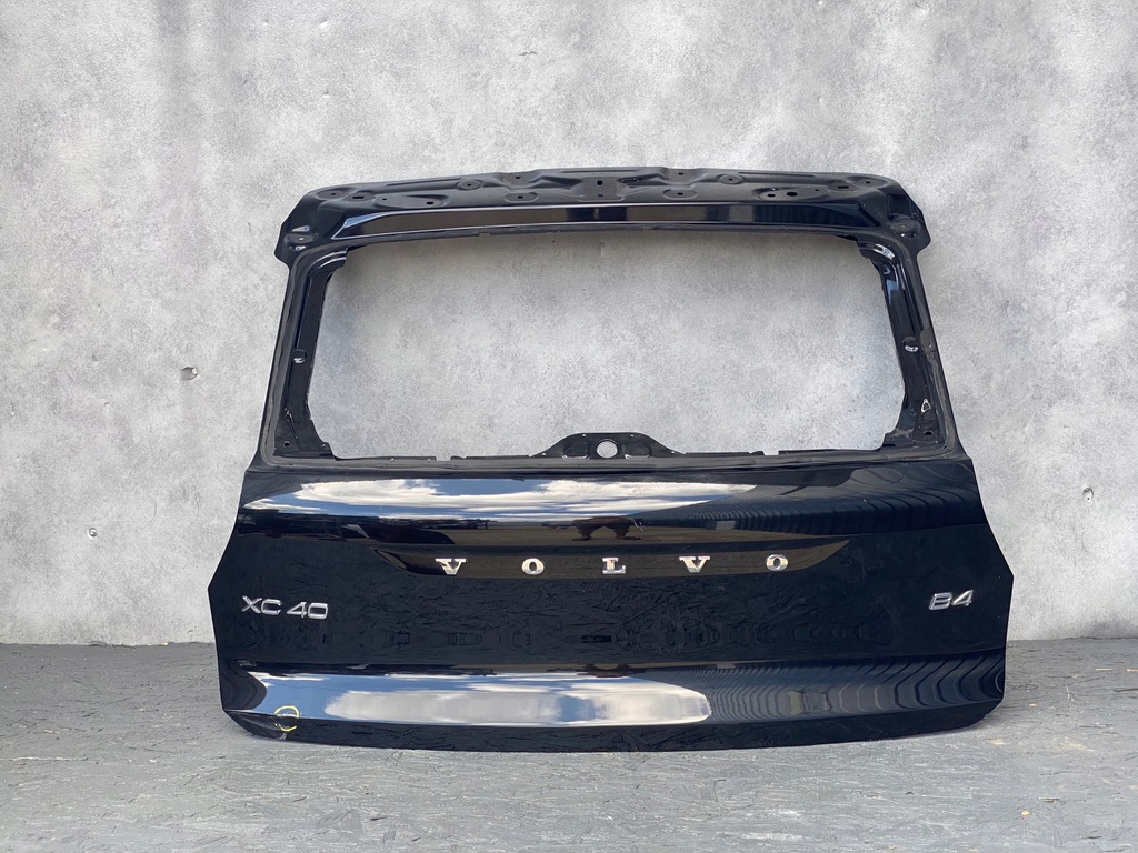 VOLVO XC40 KLAPA BAGAŻNIKA TYŁ - 12505048495 - oficjalne archiwum Allegro