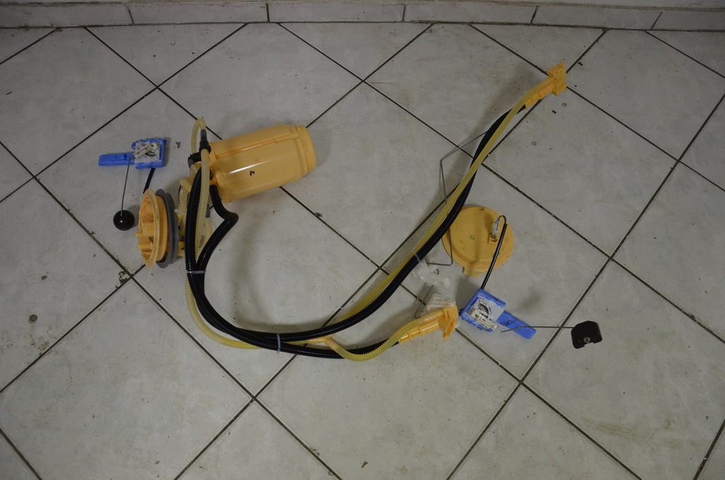 VW TOUAREG 7P 4.2TDI POMPA PALIWA 7P6919679 - 8909421961 - oficjalne ...