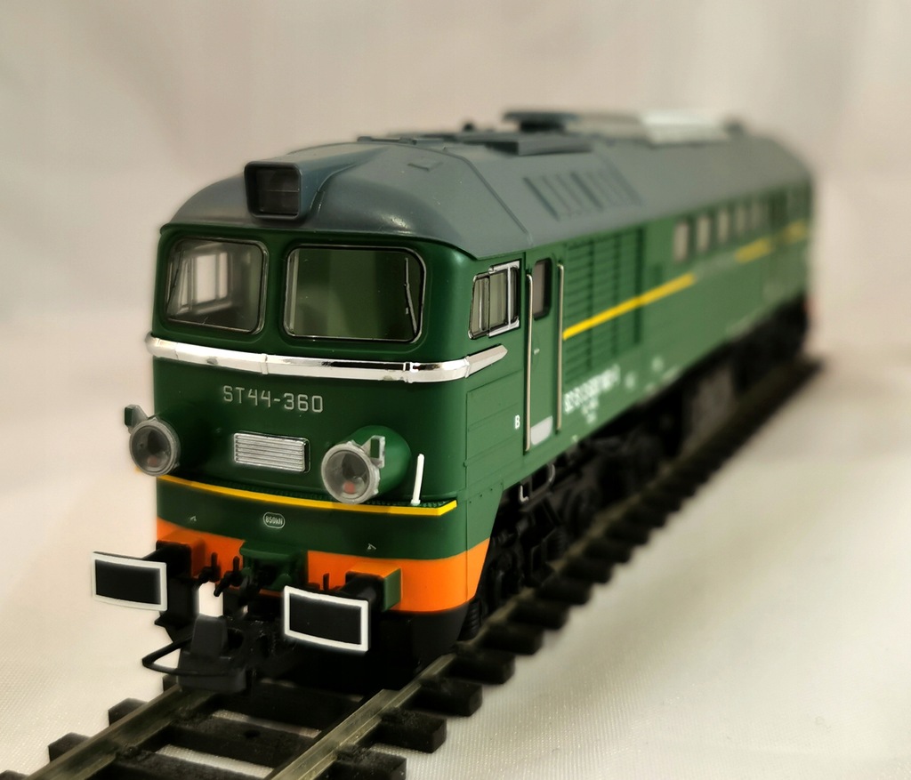 Lokomotywa PKP ST44-360 ROCO (71752 analog) - 14745505631 - oficjalne archiwum Allegro