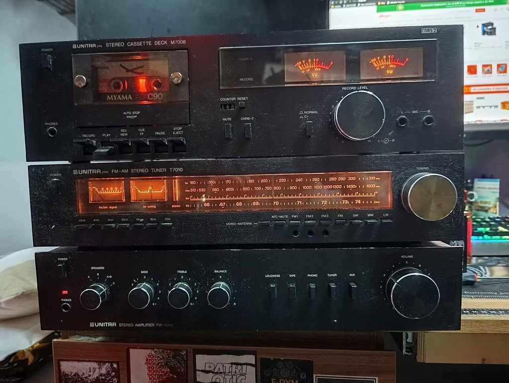UNITRA wieża stereo wzmacniacz PW-7010 tuner T-7010 magnetofon M-7008 ...