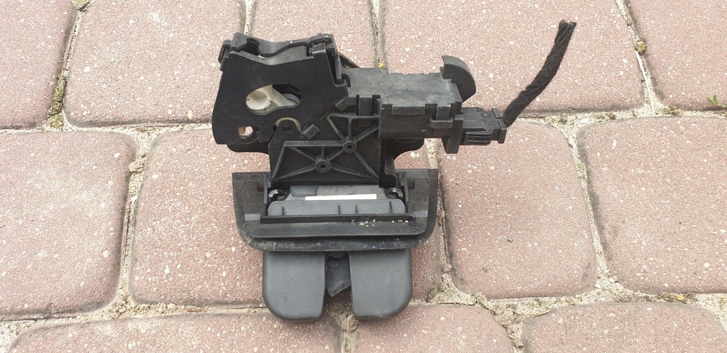 Zamek Klapy Bagażnika Audi A3 8P Sportback 5D - 10980128080 - oficjalne archiwum Allegro