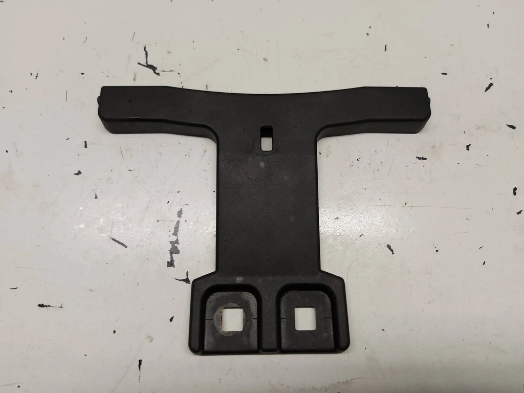 Mercedes-Benz C W204 wspornik mocowanie grilla A2048850136 ...