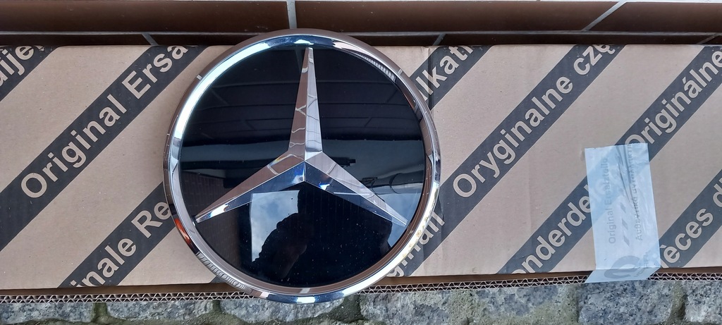 MERCEDES W213 W205 ZNACZEK EMBLEMAT DISTRONIC LOGO - 13408140307 ...