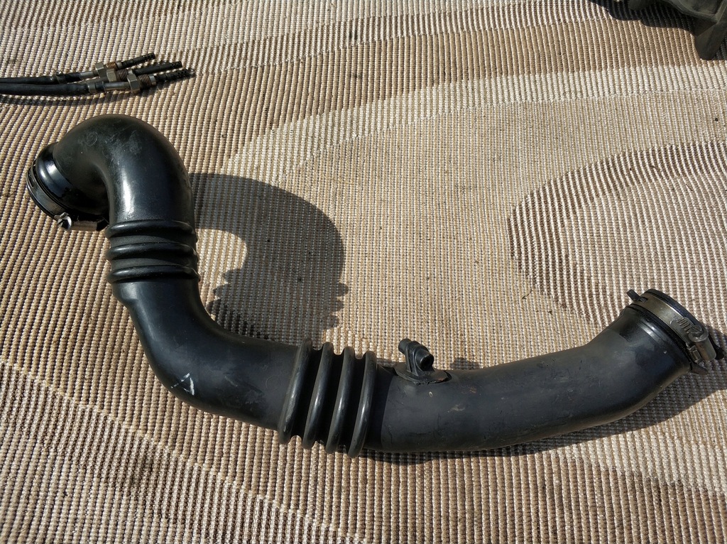 Rura dolot powietrza Volvo V50 S40 2.0 d 136 km - 9706617260 - oficjalne archiwum Allegro