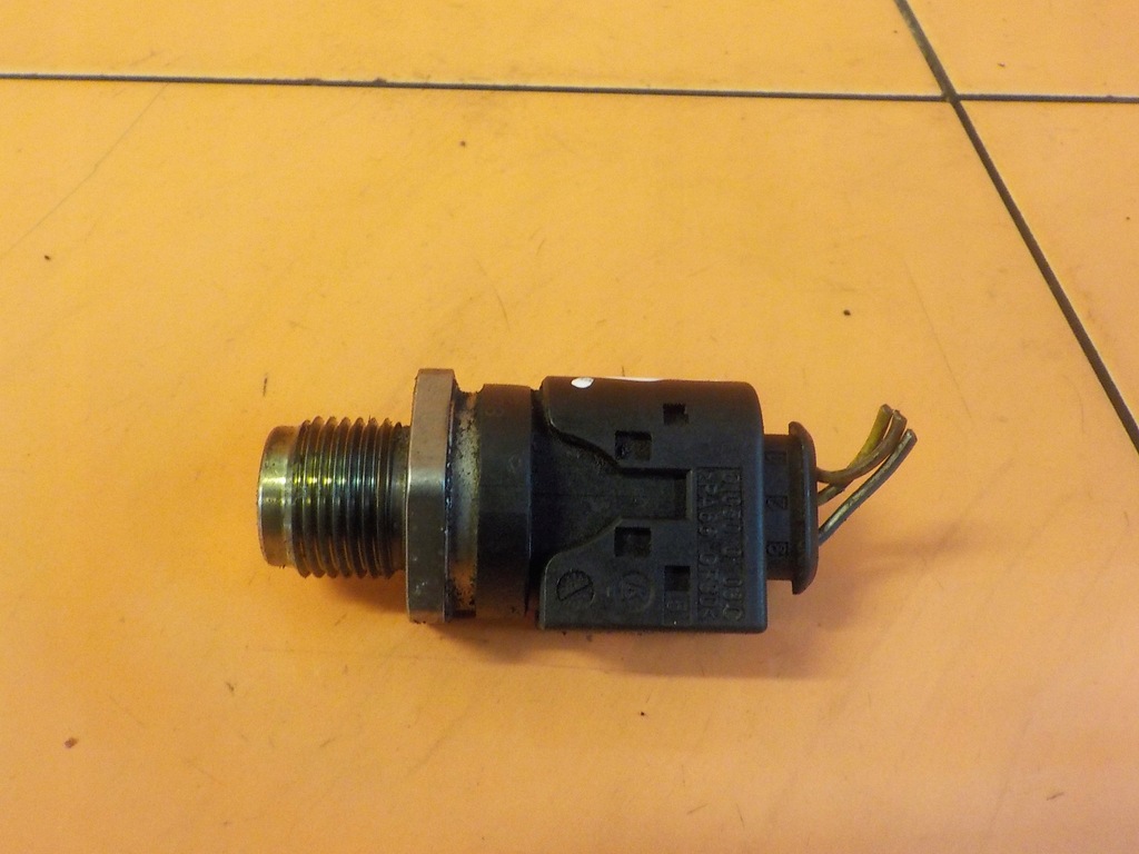 BMW E87 E90 X3 X1 2.0 D 09r 143KM N47 czujnik cisnienia paliwa ...