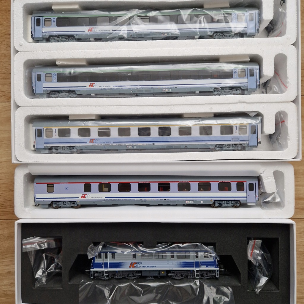 Lokomotywa, wagony 1:87, 52741, 90033, 107020 - 14828701368 - oficjalne archiwum Allegro