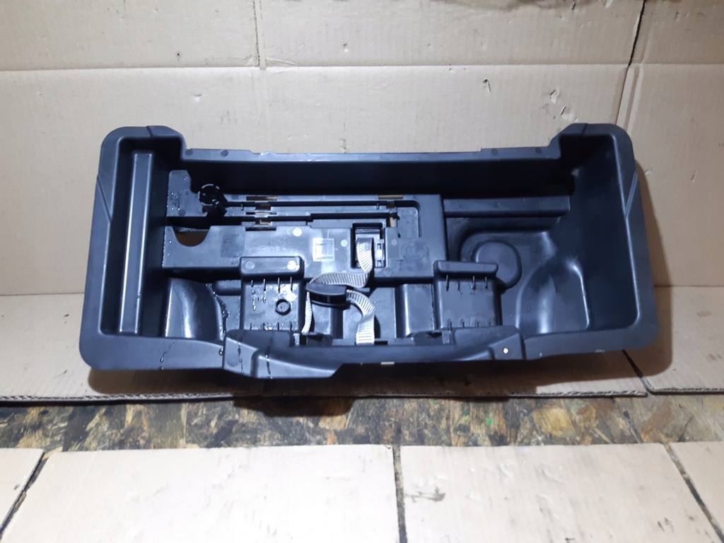 AUDI A4 B9 WKŁAD SCHOWEK BAGAŻNIKA SKRZYNKA NARZĘDZIOWA 8W0012169 ...