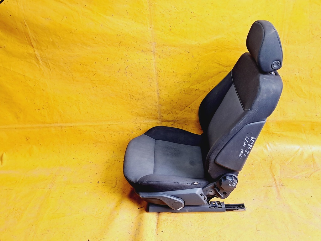 FOTEL PRZEDNI LEWY ASTRA III H 5D HB 04-10r - 13101451257 - oficjalne ...