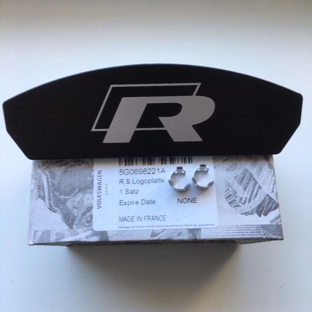 Blenda zacisku hamulcowego R line Golf 5G0698221A - 7542353378 ...