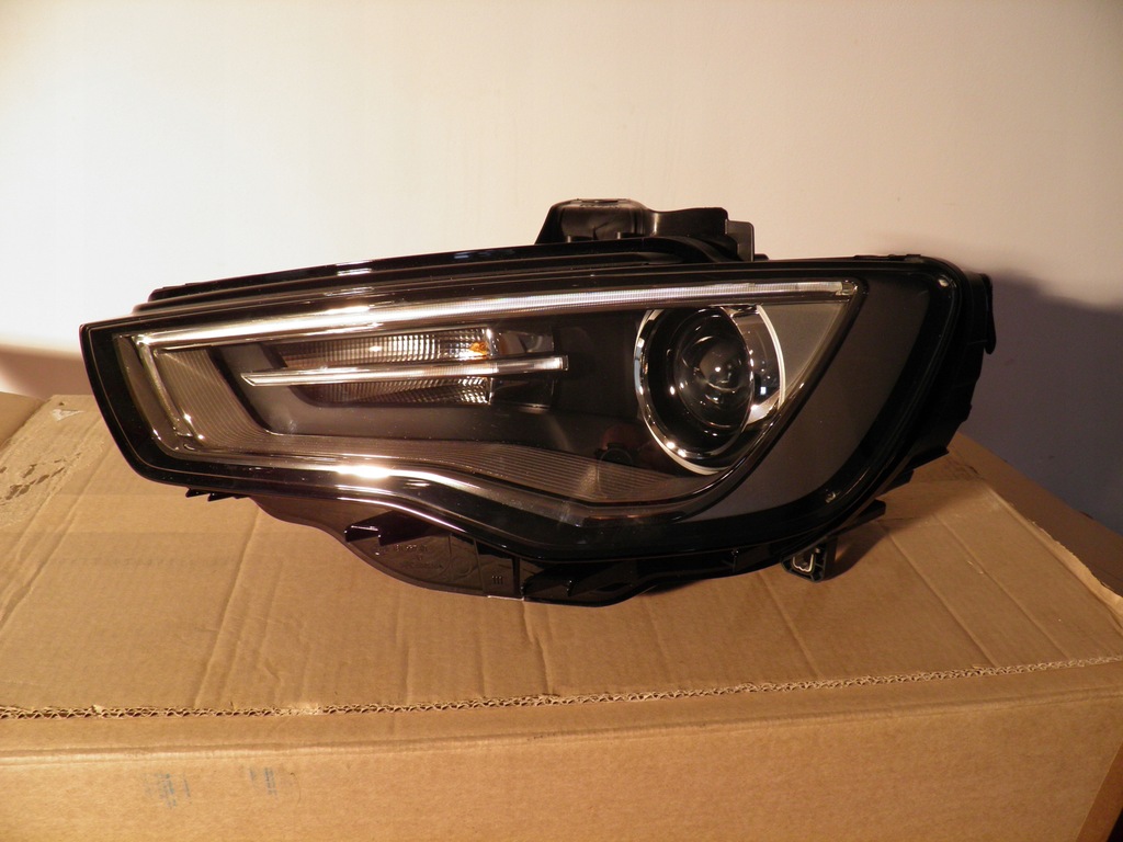 REFLEKTOR LEWY AUDI A3 8V0 SEDAN NOWY 8V0941043M - 8790674365 - oficjalne archiwum Allegro