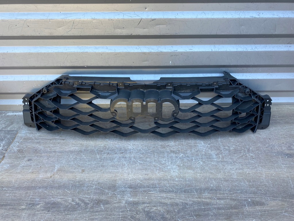 AUDI Q3 II 83F WZMOCNIENIE GRILLA ATRAPY 83F853692 ORYGINAŁ ...