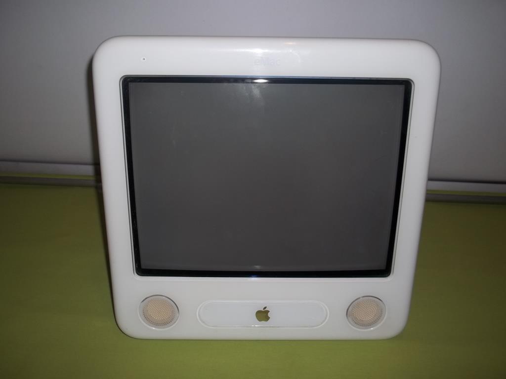 Komputer eMAC Apple Computer - 7381144537 - oficjalne archiwum Allegro