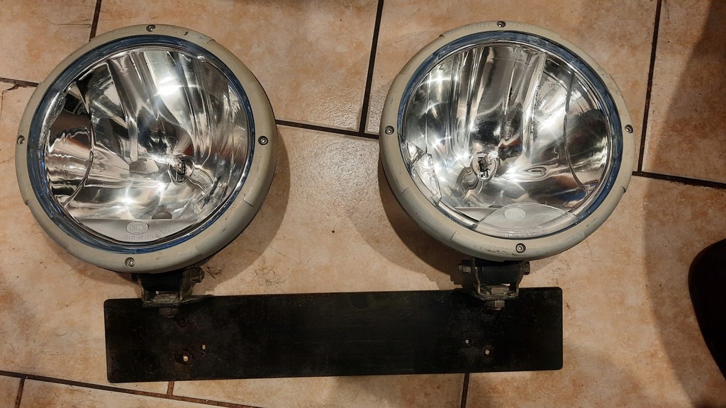 Hella Rallye 3003 halogeny dalekosiężne Uszkodzone - 13703497669 ...