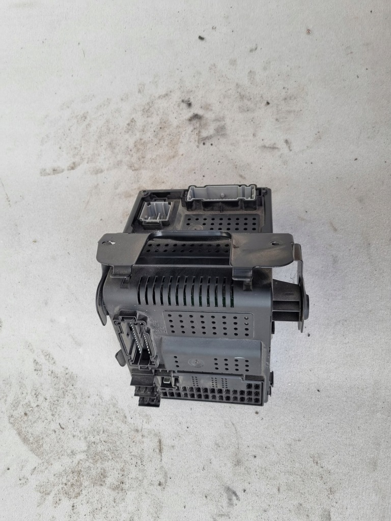 Skrzynka bezpieczników Volvo OE 30728542 moduł CEM - 13093704328 ...