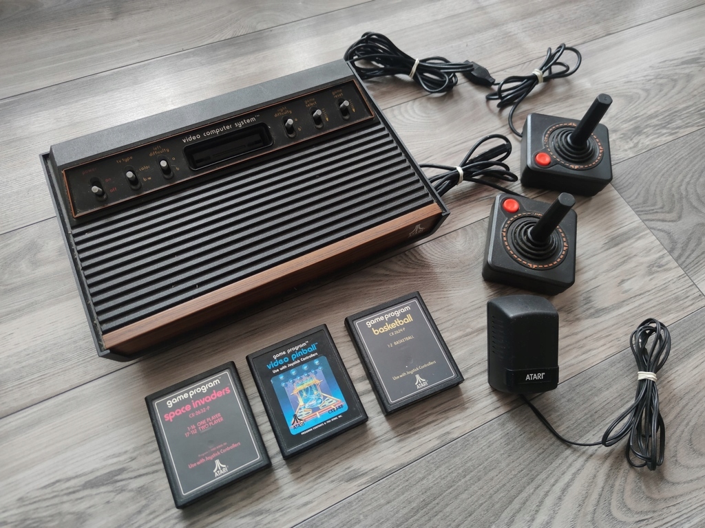 Atari CX-2600 P wood + pady+ gry retro konsola Rambo vintage ...