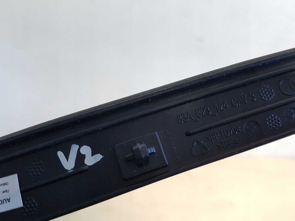 Купить Ограничитель капота AUDI Q3 83A823124: отзывы, фото и ...