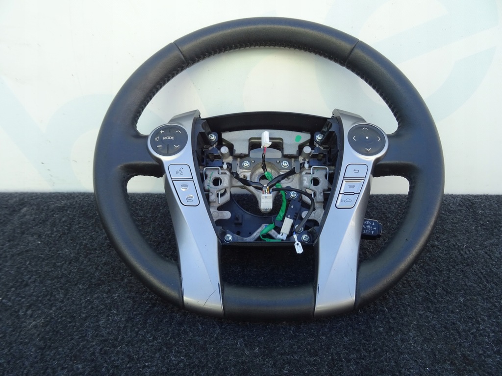 KIEROWNICA TOYOTA PRIUS III PLUS + - 12601106688 - oficjalne archiwum Allegro