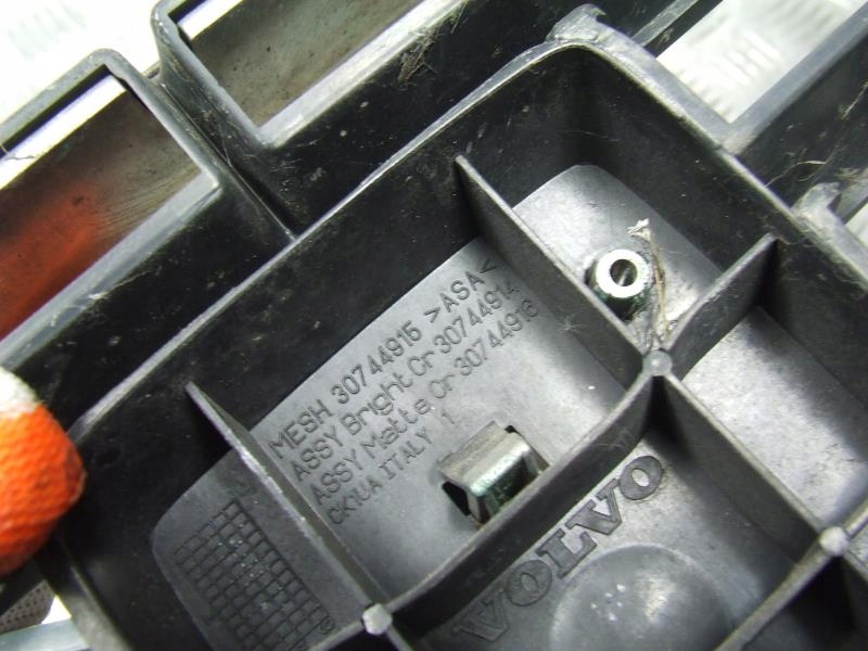 VOLVO S40 II V50 ATRAPA GRIL GRILL LIFT 30744914 - 8333493879 ...