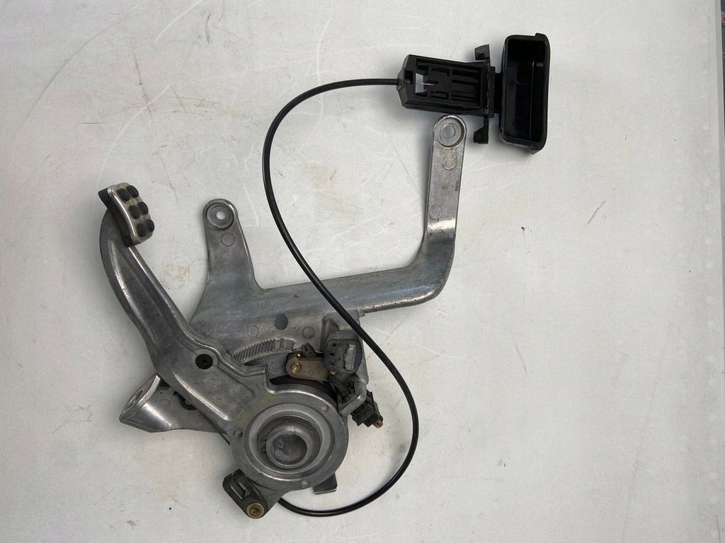 MERCEDES W203 MECHANIZM DŹWIGNIA HAMULCA RĘCZNEGO - 12476674433 ...