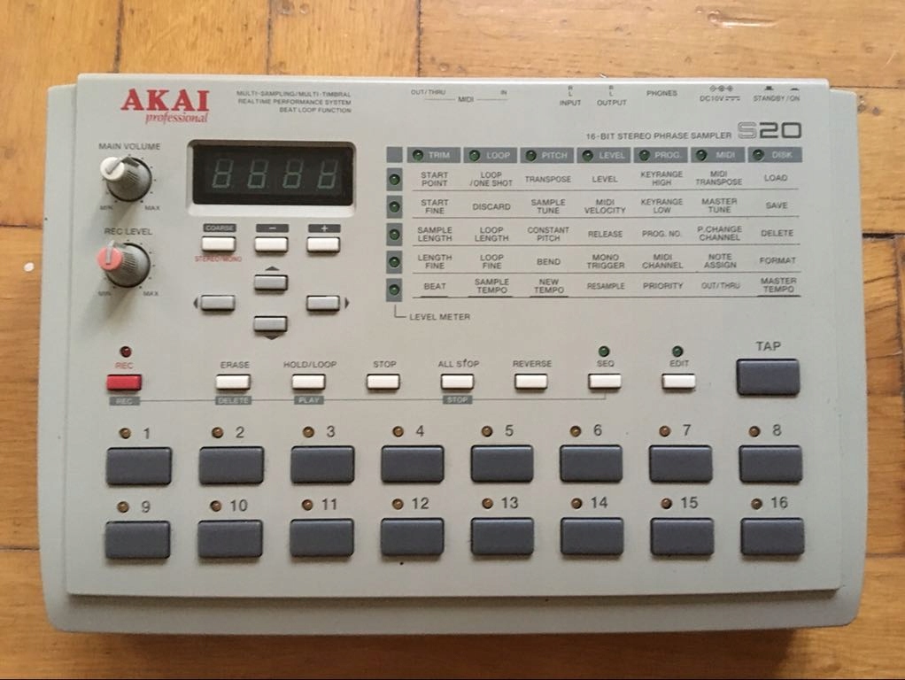 AKAI S20 Sampler Vintage - 7677007308 - oficjalne archiwum Allegro