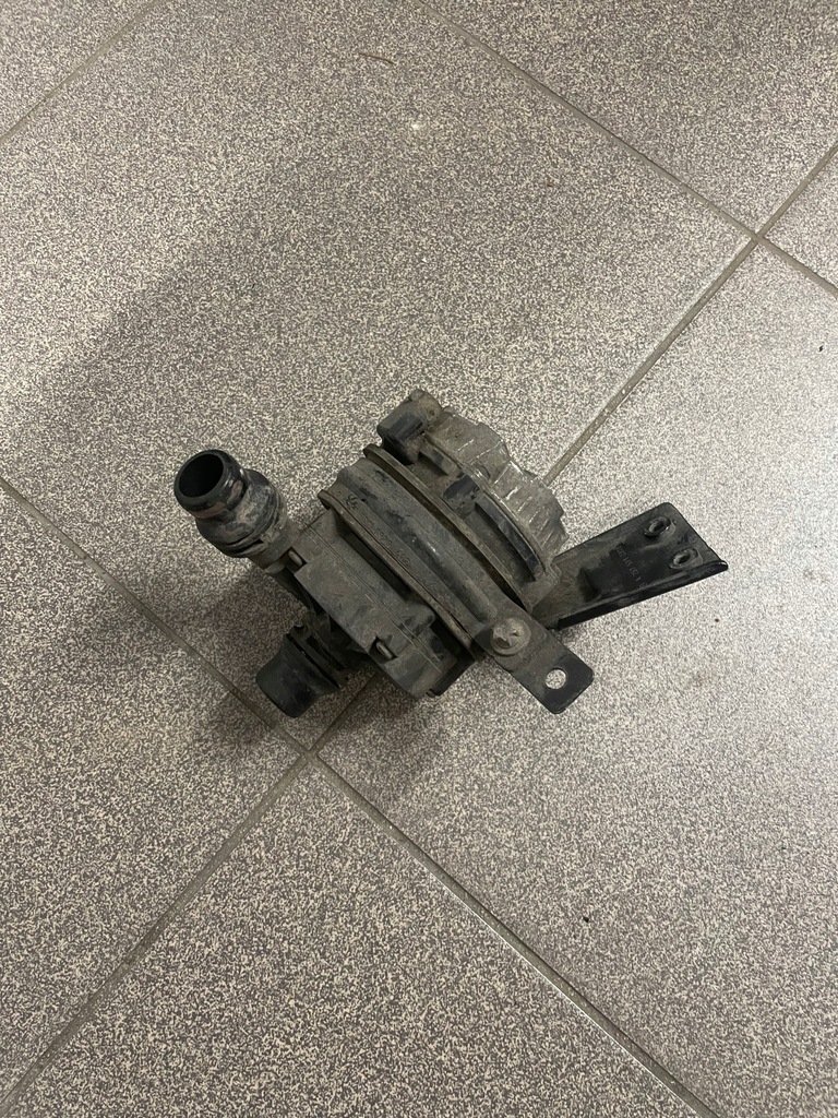 uchwyt pompy wody w213 w205 a2535012320 - 13513893450 - oficjalne ...