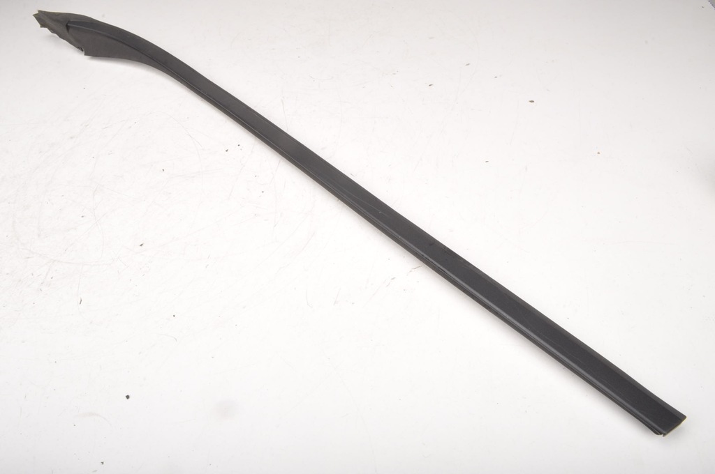 VOLVO V60 S60 LISTWA SZYBY PRZEDNIEJ PRAWA - 13881107888 - oficjalne ...