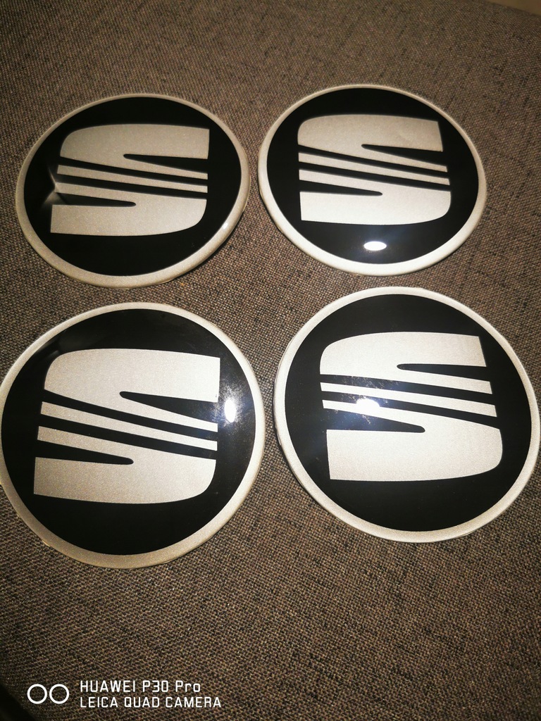 Naklejki emblematy Seat 54mm na kołpaki dekielki - 11732022454 ... Naklejki emblematy Seat 54mm na kołpaki dekielki - 11732022454 ...