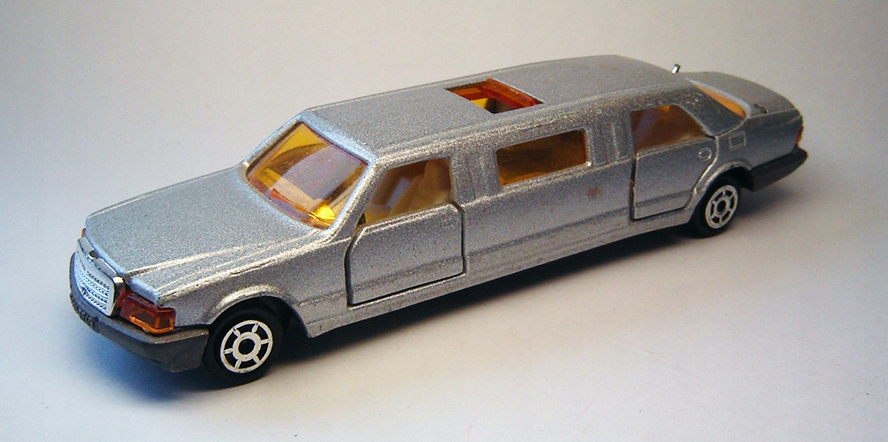 STARY MODEL MAJORETTE MERCEDES STRETCH LIMOUSINE - 12633764025 ...