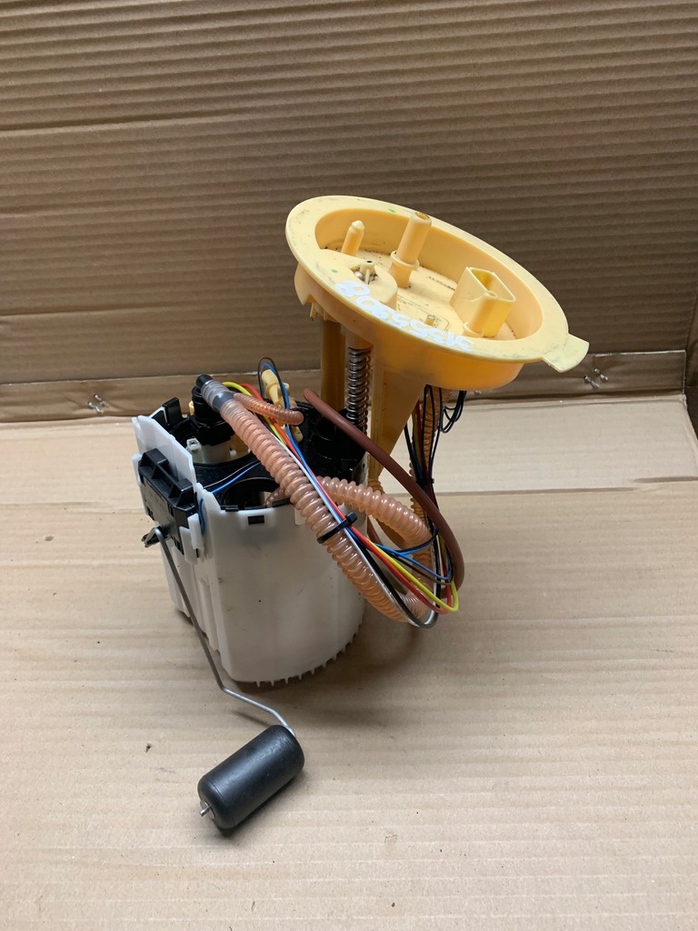 VOLVO XC60 II 2.0 D4 POMPA PALIWA 31355908 - 13145868341 - oficjalne ...