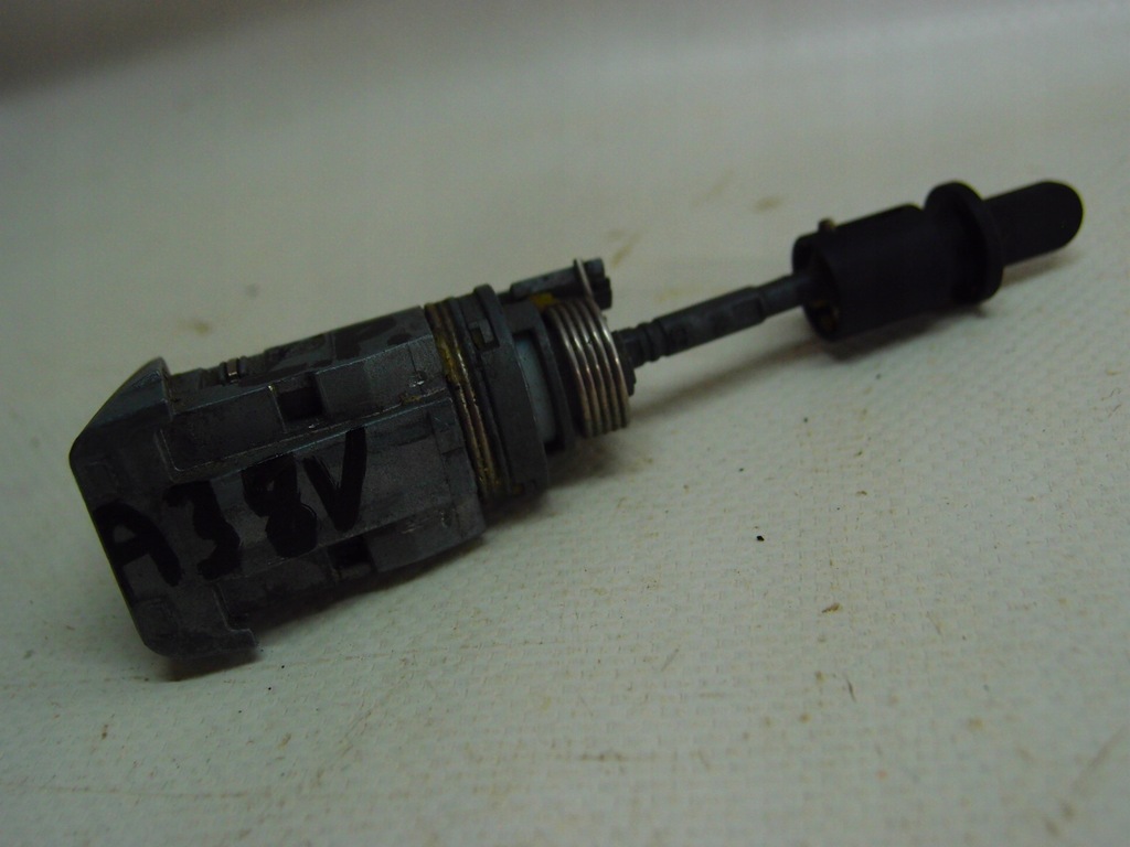 WKŁADKA ZAMKA DRZWI LEWY PRZÓD 8V2837168 AUDI A3 - 12709962300 - oficjalne archiwum Allegro