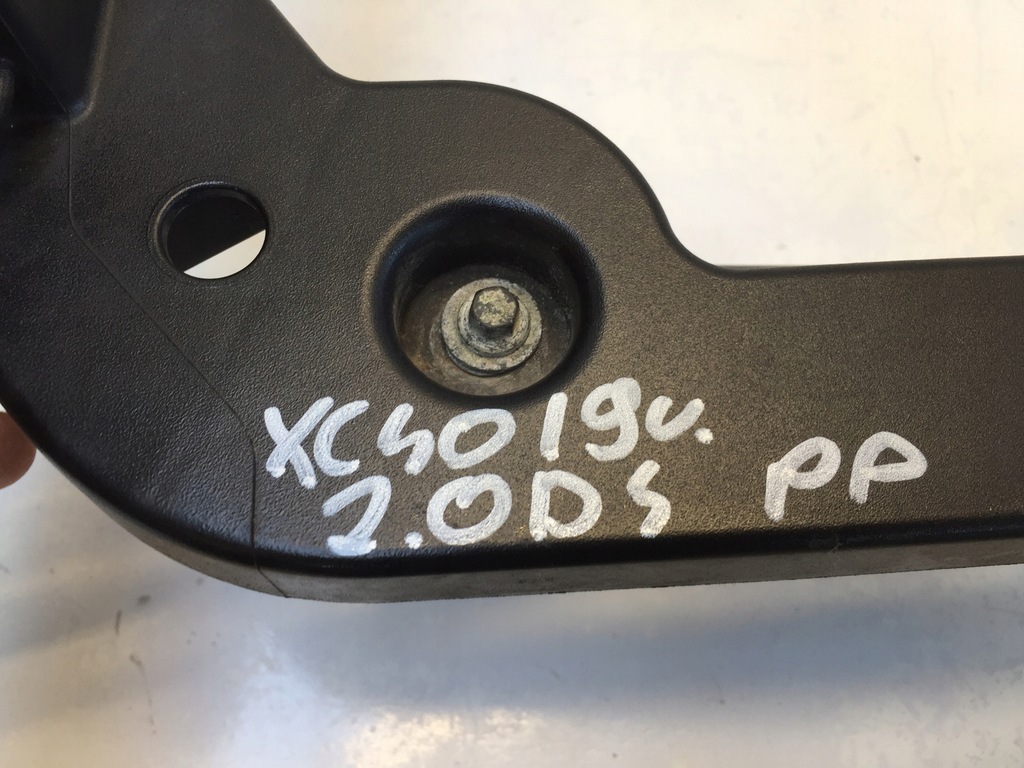 VOLVO XC40 20r OKULAR WSPORNIK BŁOTNIKA PASA PRZÓD - 12335060221 ...