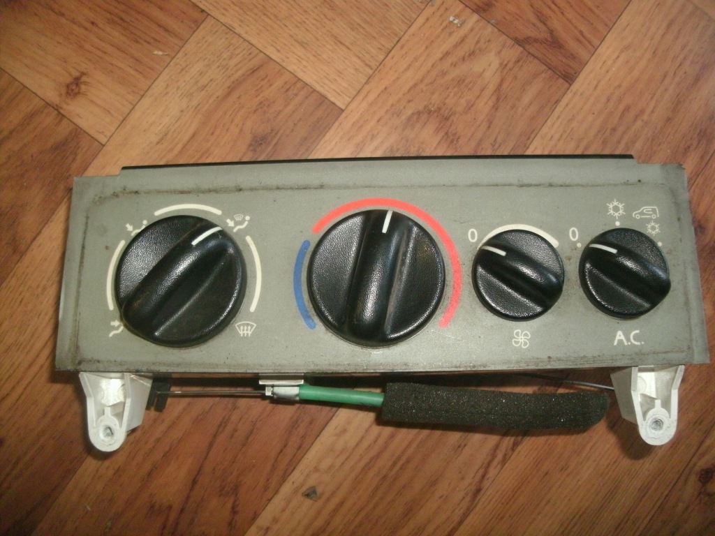 PANEL NAWIEWU KLIMATYZACJI RENAULT KANGOO II LIFT D0499 - 15876600040 - oficjalne archiwum Allegro