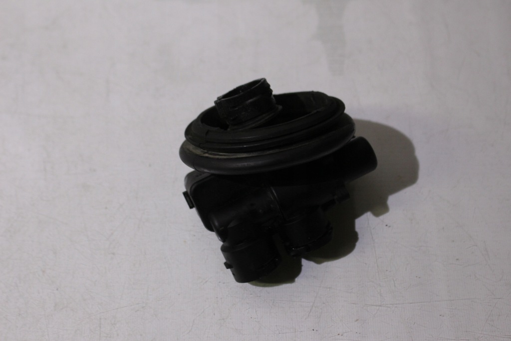 ZAWÓR WODY MERCEDES W211 E270 CDI A2118320084 - 7803639903 - oficjalne ...