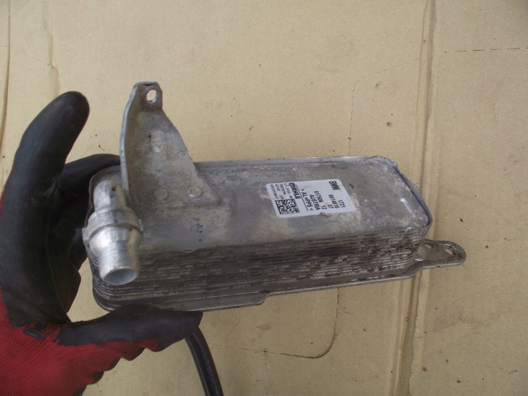 CHŁODNICZKA OLEJU SKRZYNI BMW F10 F30 F20 8514515 - 8418374699 ...