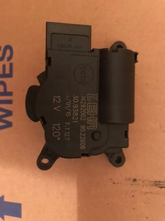 Silniczek nagrzewnicy dmuchawy Peugeot 3008 5008 - 8284020731 ...