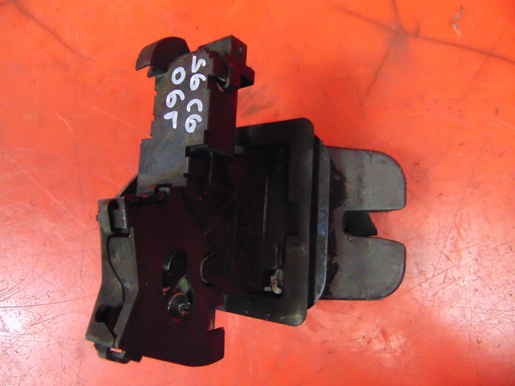 AUDI S6 A6 C6 A3 8P Q7 ZAMEK KLAPY BAGAŻNIKA TYŁ - 14323961433 - oficjalne archiwum Allegro