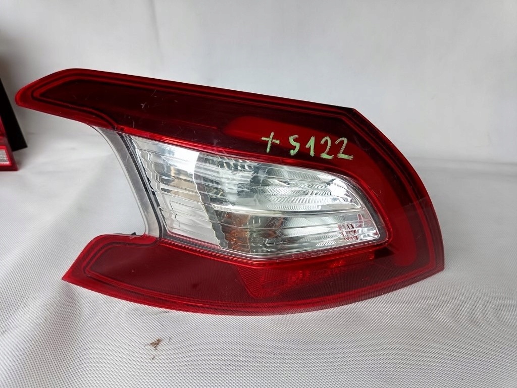 PEUGEOT 308 T9 HB LAMPA LEWA TYŁ 9677817680 - 14113240923 - oficjalne ...