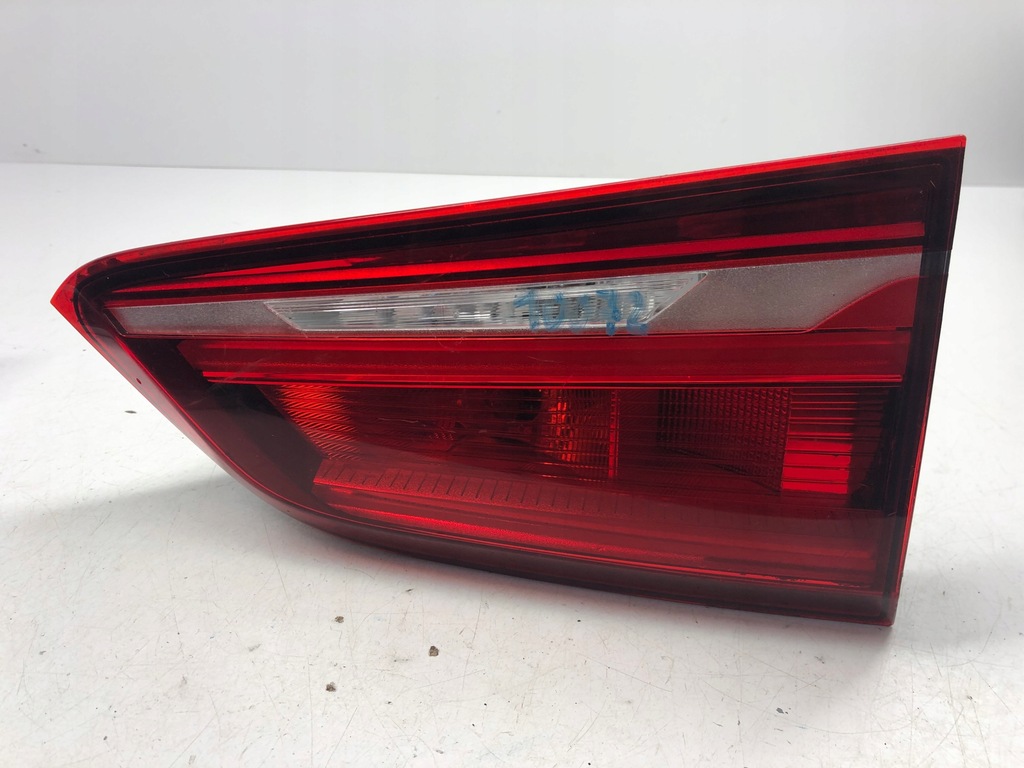 BMW X1 F48 LAMPA TYŁ PRAWA W KLAPĘ 7350698 - 13585924250 - oficjalne ...