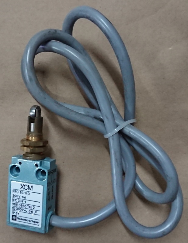 Wyłącznik krańcowy Telemecanique XCM NFC 63-140 - 11911216246 - oficjalne archiwum Allegro