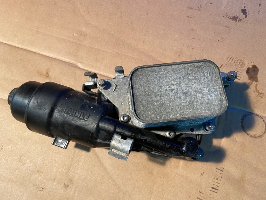 BMW F39 F46 F48 OBUDOWA FILTRA OLEJU CHŁODNICZKA - 12666208754 ...