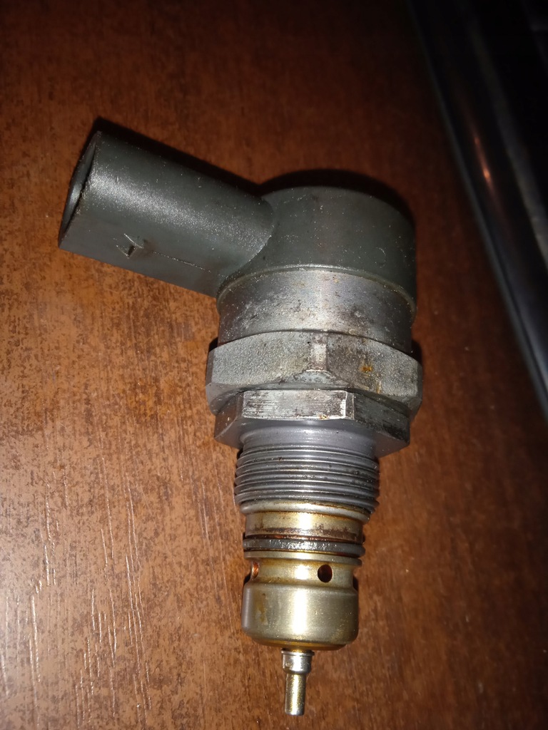 ZAWÓR CZUJNIK CIŚNIENIA PALIWA VW AUDI 057130764AE - 12997033270 ...