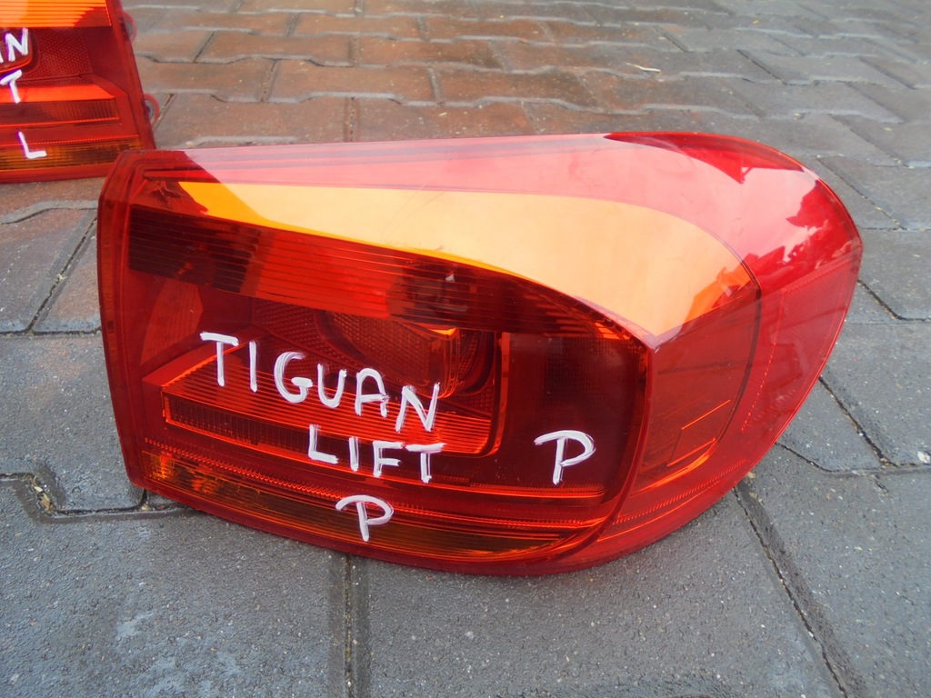 Lampa tylna prawa VW TIGUAN LIFT - 7136895149 - oficjalne archiwum Allegro