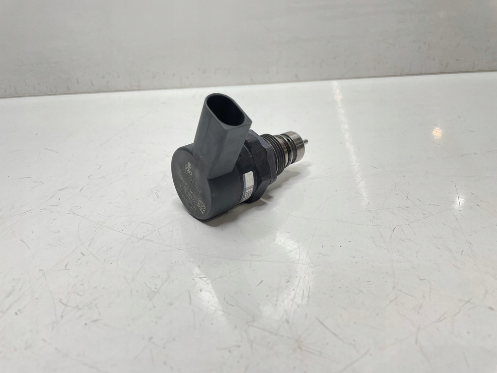 CZUJNIK ZAWÓR CISNIENIA PALIWA AUDI A6 C6 2.7 3.0 TDI 057130764B ...