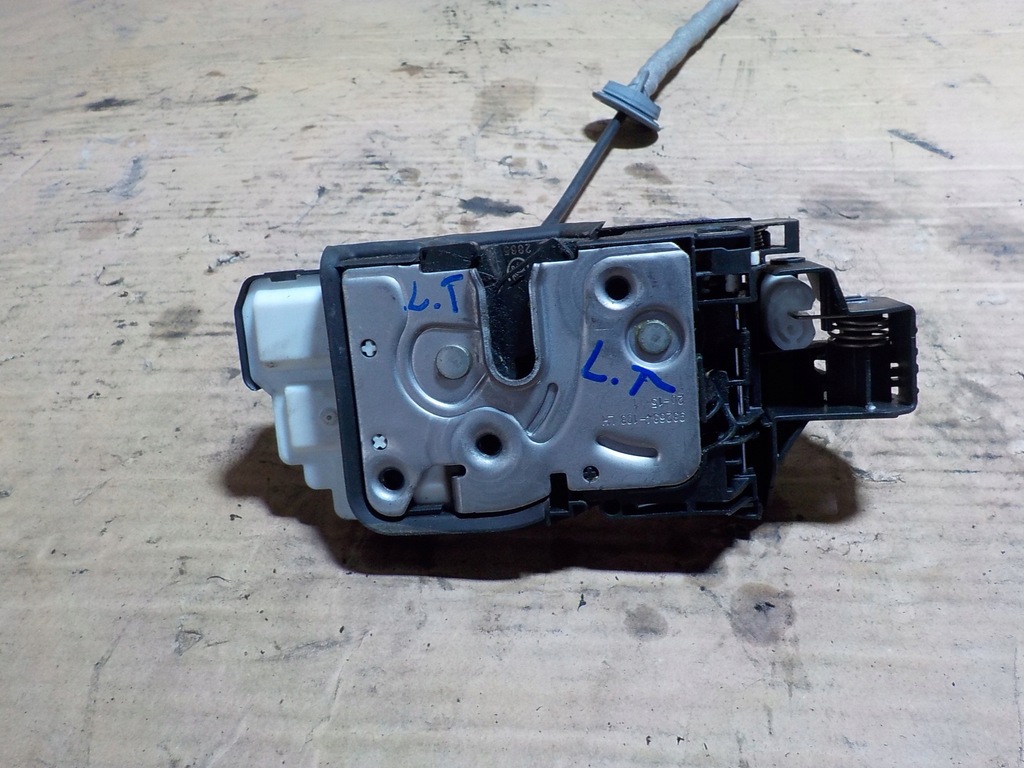 VOLVO V40 ZAMEK DRZWI LEWY TYŁ 6 PIN - 10507403686 - oficjalne archiwum Allegro
