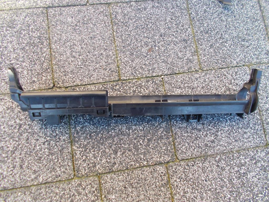 Mocowanie chłodnicy Mercedes CLA - 8945597008 - oficjalne archiwum Allegro