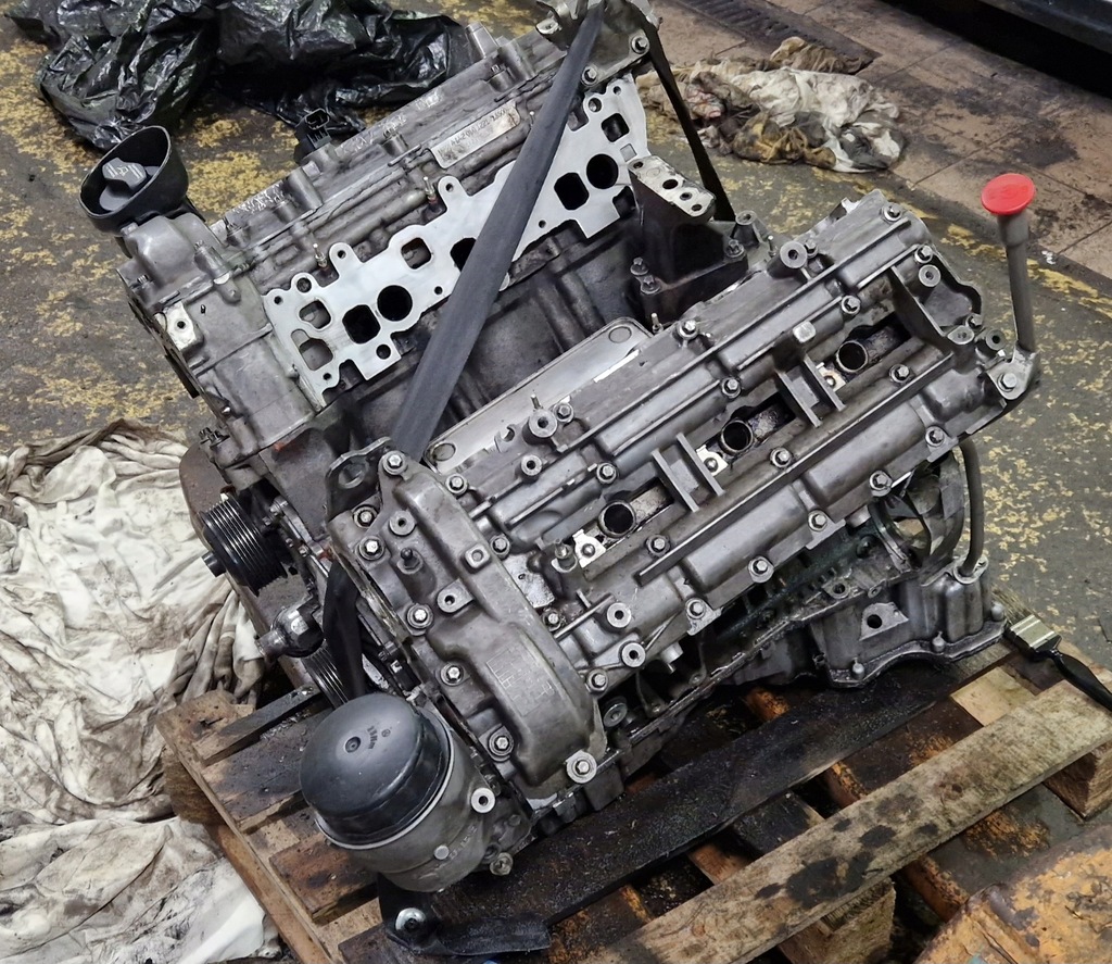 SILNIK słupek 3.0 CDI OM642 v6 320 panewka Diesel - 13206319516 ...