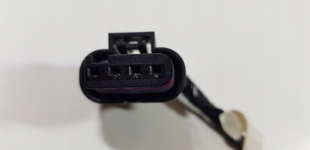 KOSTKA WTYCZKA WTYK LAMPY TYLNEJ FIAT PANDA III - 10963995976 - oficjalne archiwum Allegro