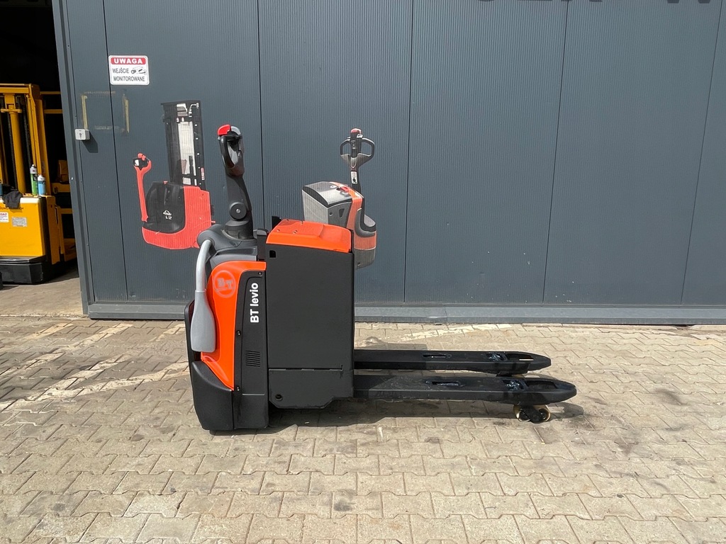 Paleciak elektryczny Toyota BT LPE 250 2015 r 2.5T - 12530993676 ...