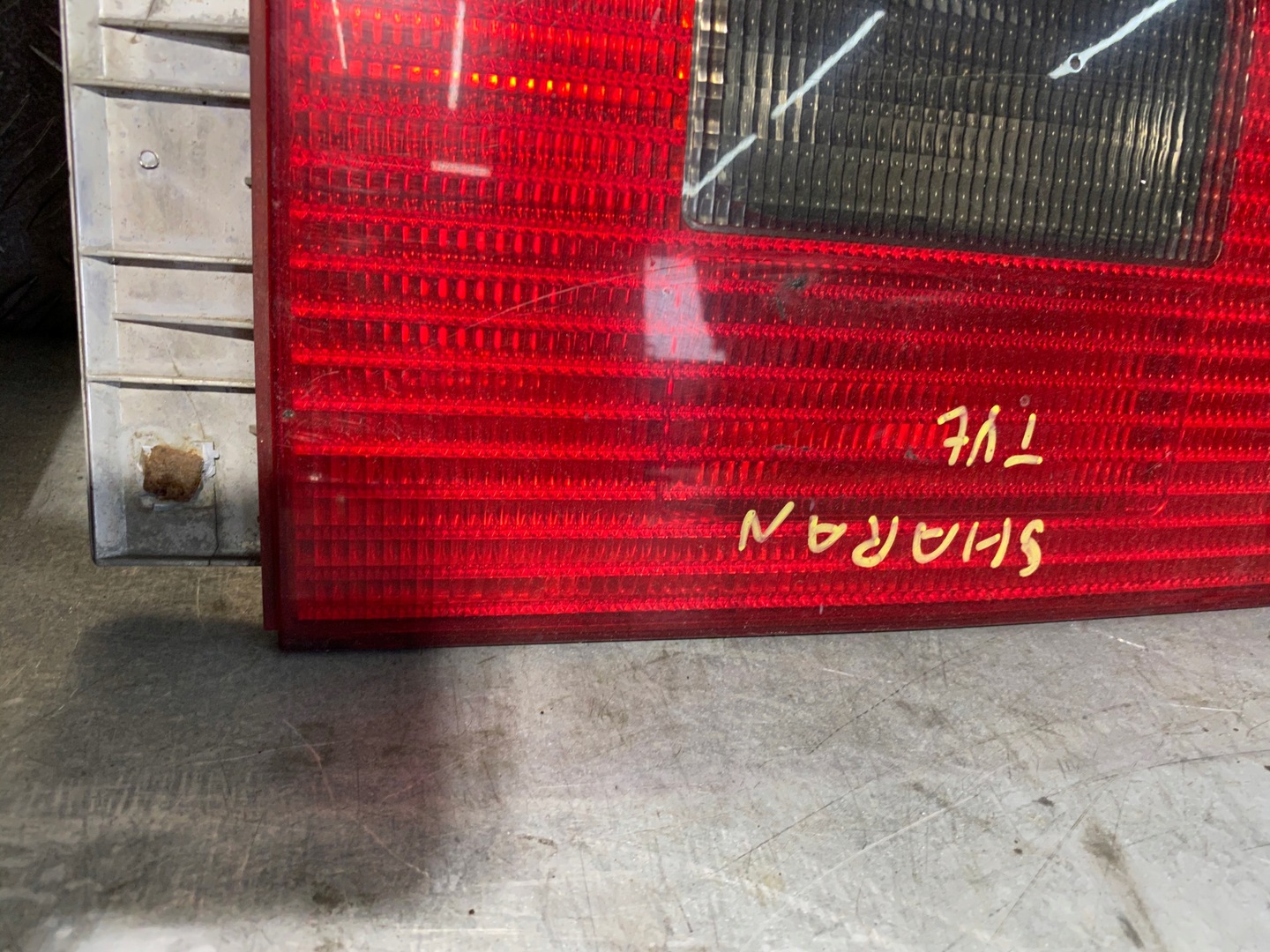 Vw sharan 7m 7m3 i facelift tail light rear right in trunk trunk trunk ...