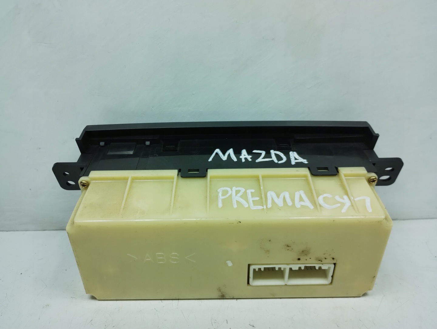 MAZDA PREMACY A PANEL KLIMATIZÁCIE - Karson.sk